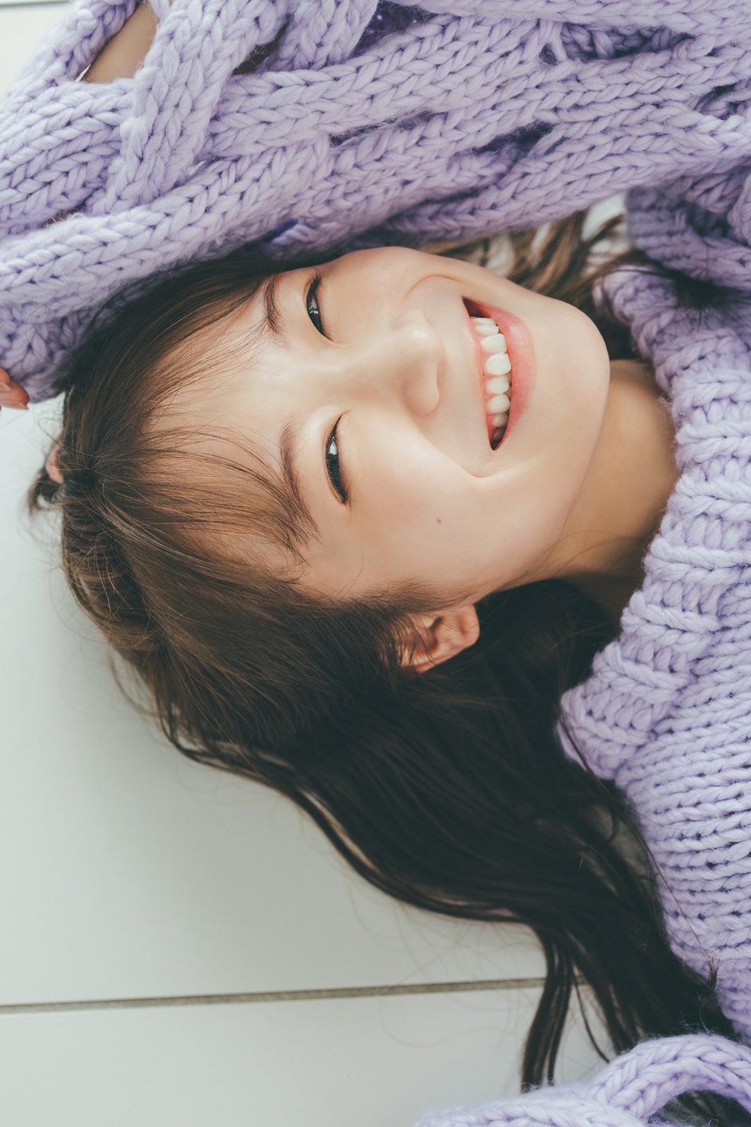 画像5 40 乃木坂46秋元真夏、グレーのランジェリー姿でギャップ見せる 卒業記念写真集「振り返れば、乃木坂」新規カット公開 モデルプレス