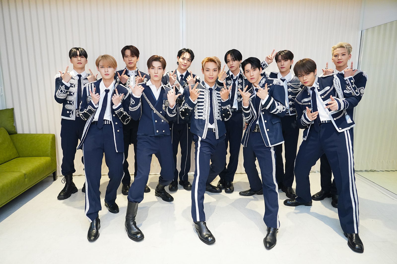 JO1、アジアツアー台北公演も盛況 ファン200人が空港で出迎え＜ライブレポ＞ - モデルプレス