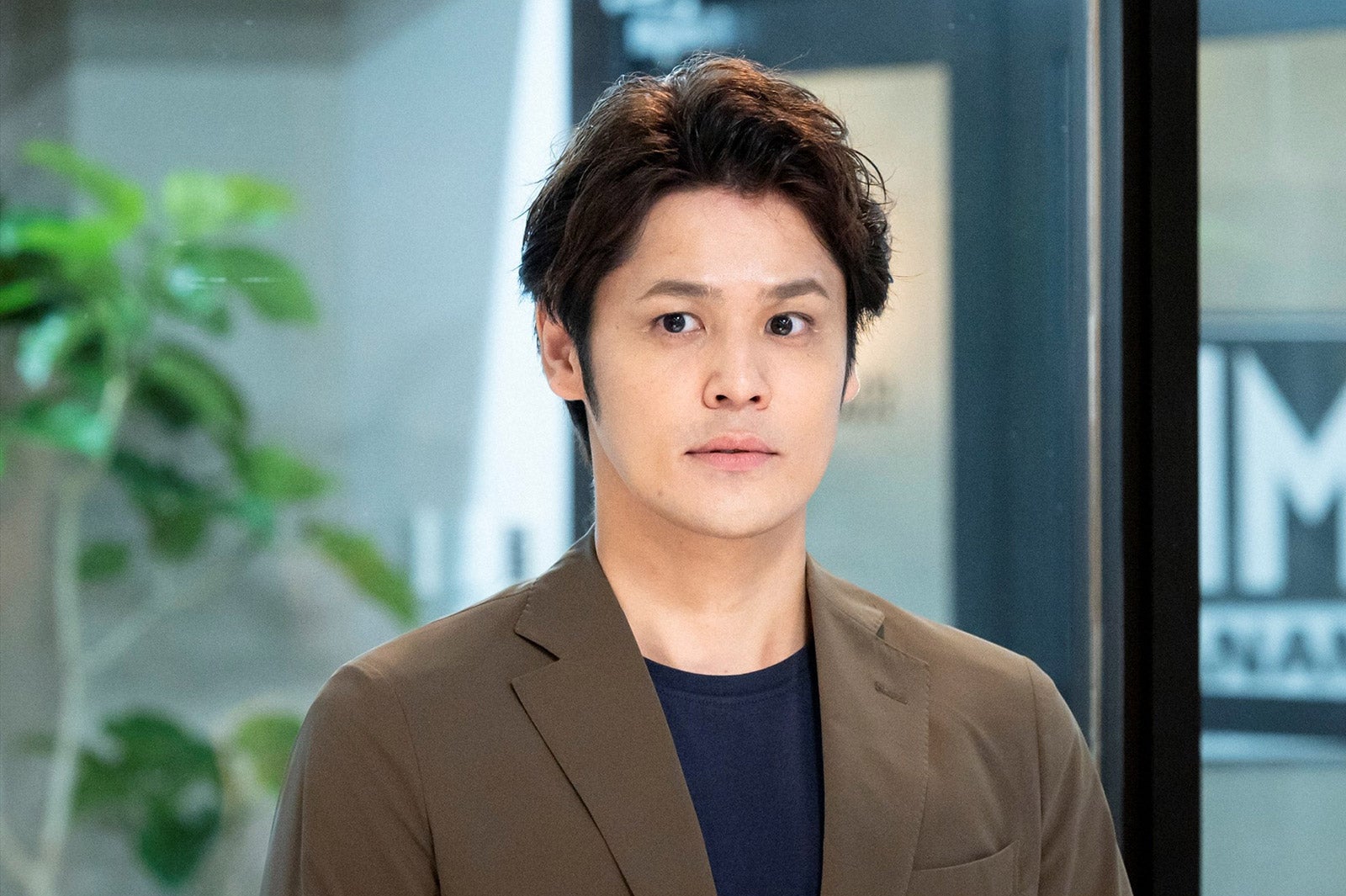 (画像21/27) ＜君の花になる 第1話＞本田翼、元教え子・高橋文哉と再会 8LOOMとの共同生活スタート＜独占コメントあり＞ - モデルプレス