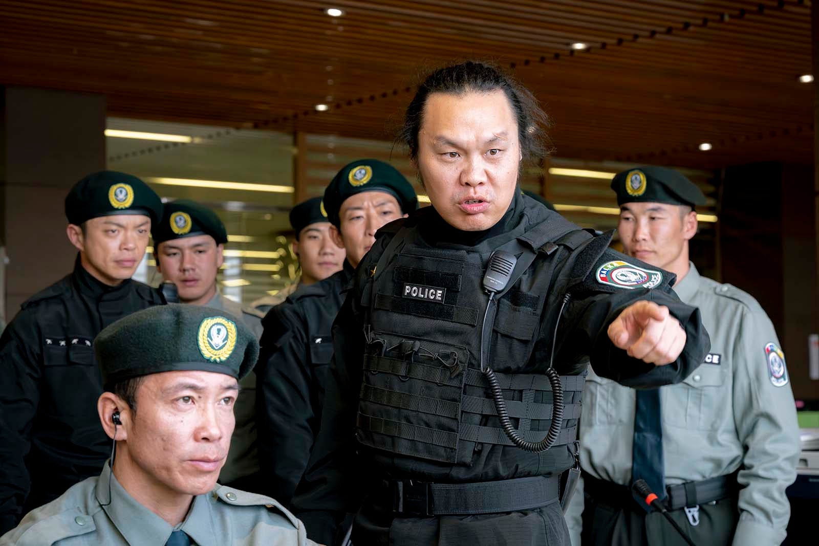 (画像23/27) 「VIVANT」松坂桃李、一発OK“別班”銃撃シーン舞台裏公開「貴重な映像」「迫力満点」の声 - モデルプレス