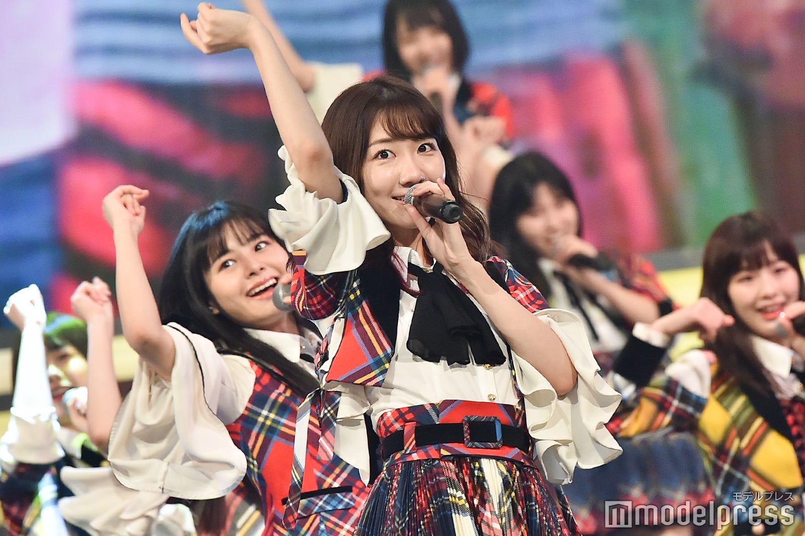(画像50/52) AKB48、海外メンバーと笑顔で交流 通訳・ポジション指示する場面も＜紅白リハ最終日＞ - モデルプレス