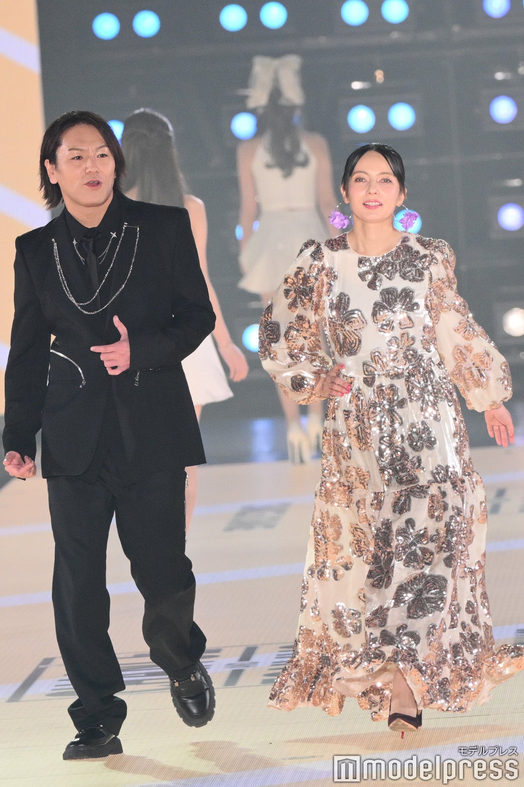 (画像12/13) 狩野英孝＆ベッキー「関コレ」シークレット登場 ABEMA「チャンス学校チェンジ科」発・美女ユニット「CHANCE GALs」がMIMIIROSEと日韓コラボパフォーマンスで ...