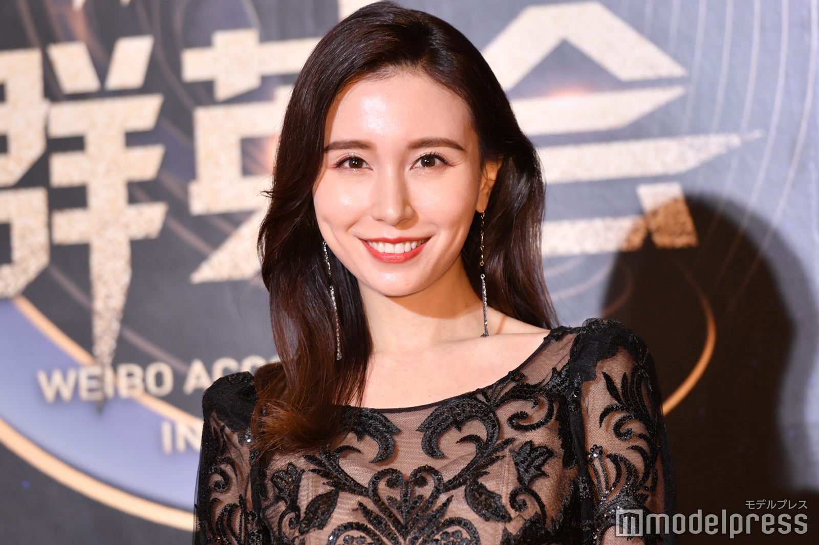 (画像2/11) May J.、美脚際立つミニスカコーデでXGのライブへ「ギャルっぽくて可愛い」「感想にリスペクトを感じます」の声 - モデルプレス