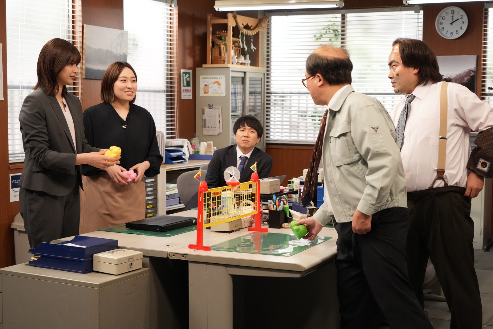 (画像2/9) Snow Man向井康二・阿部亮平・宮舘涼太、はこね男子から指名 波乱の幕開けに「放送できるのか」 - モデルプレス