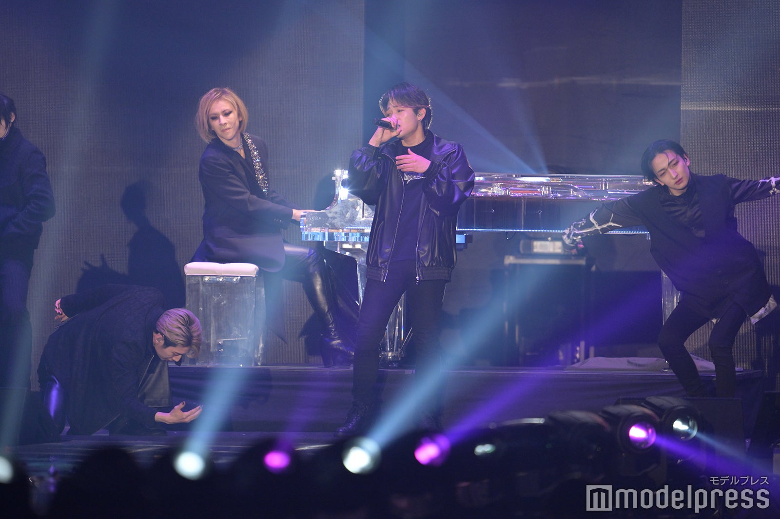 (画像5/44) YOSHIKI「TGC」に降臨 自身プロデュース「XY」デビュー曲初パフォーマンスで圧倒＜TGC 2023 S／S＞ - モデルプレス