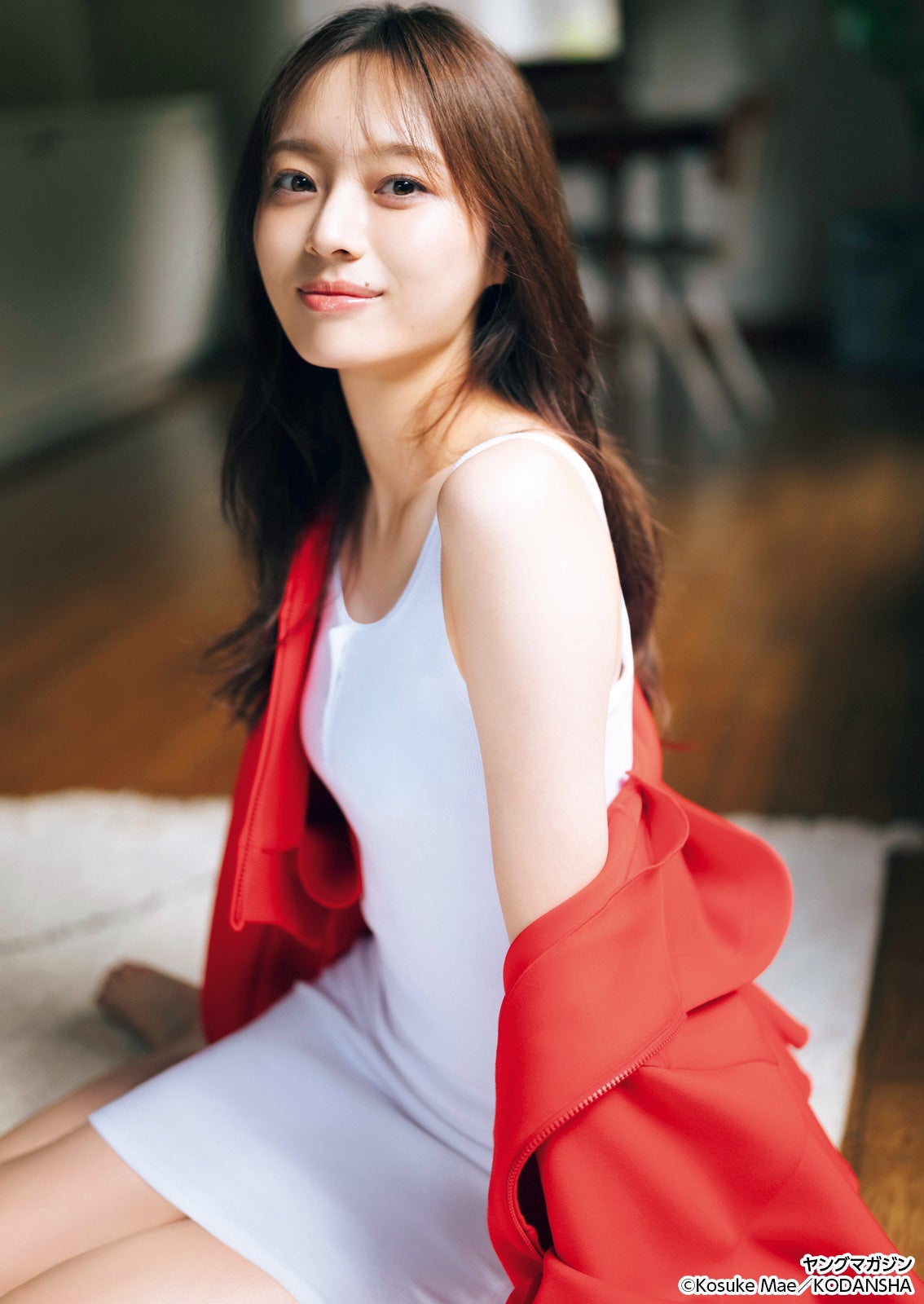 (画像2/9) 乃木坂46梅澤美波、ショートパンツからスラリ美脚輝く「ヤンマガ」ソロ初表紙 - モデルプレス