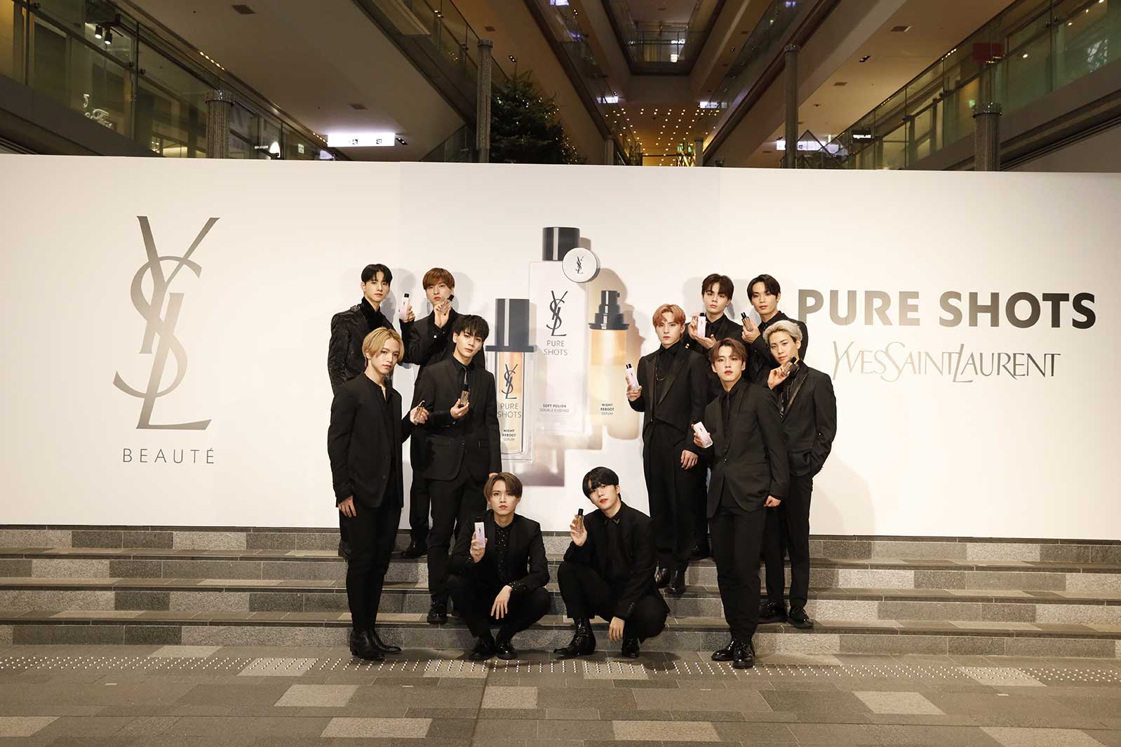 (画像24/91) JO1「YSL」とパートナーシップ締結 黒スーツ姿で登壇 - モデルプレス