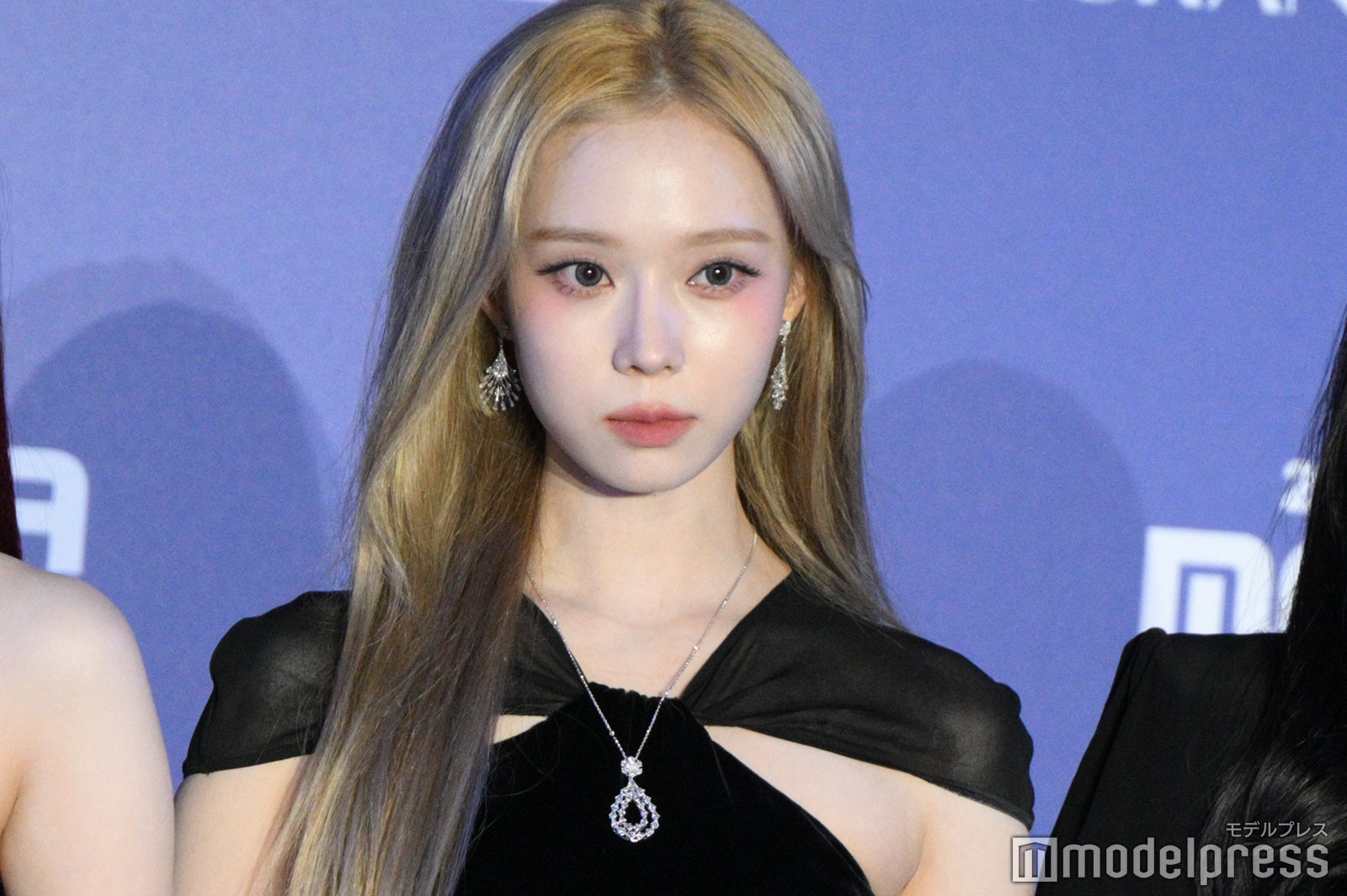 (画像2/17) aespaウィンター、ミニスカ×ブーツで美脚スラリ NYでの写真公開に「秋らしくて素敵」「可愛くて二度見」の声 - モデルプレス