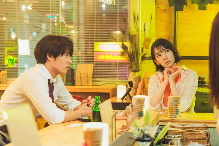 <こっち向いてよ向井くん 第1話>“33歳実家暮らし”向井悟(赤楚衛二)、10年ぶりに恋の予感 恋愛迷子たちのラブストーリー始まる モデルプレス
