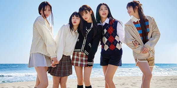 NewJeans、新曲「Zero」早くも中毒者続出 “コカ・コーラマシッタ”に隠された意味とは? - モデルプレス NewJeans、新曲「Zero」早くも中毒者続出 “コカ・コーラマシッタ”に隠された意味とは? - モデルプレス