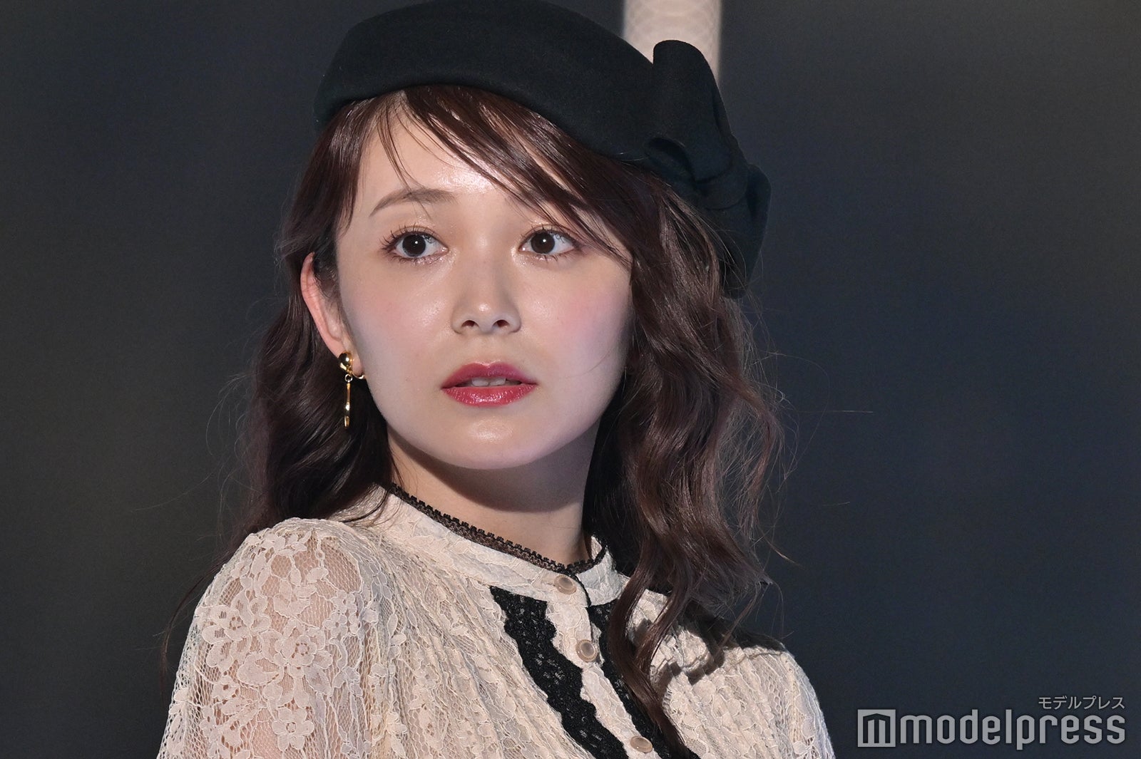 画像8 28 久間田琳加、ミニ丈×ロングブーツから色白美脚スラリ「スタイル良すぎ」「脚長い」と反響 モデルプレス