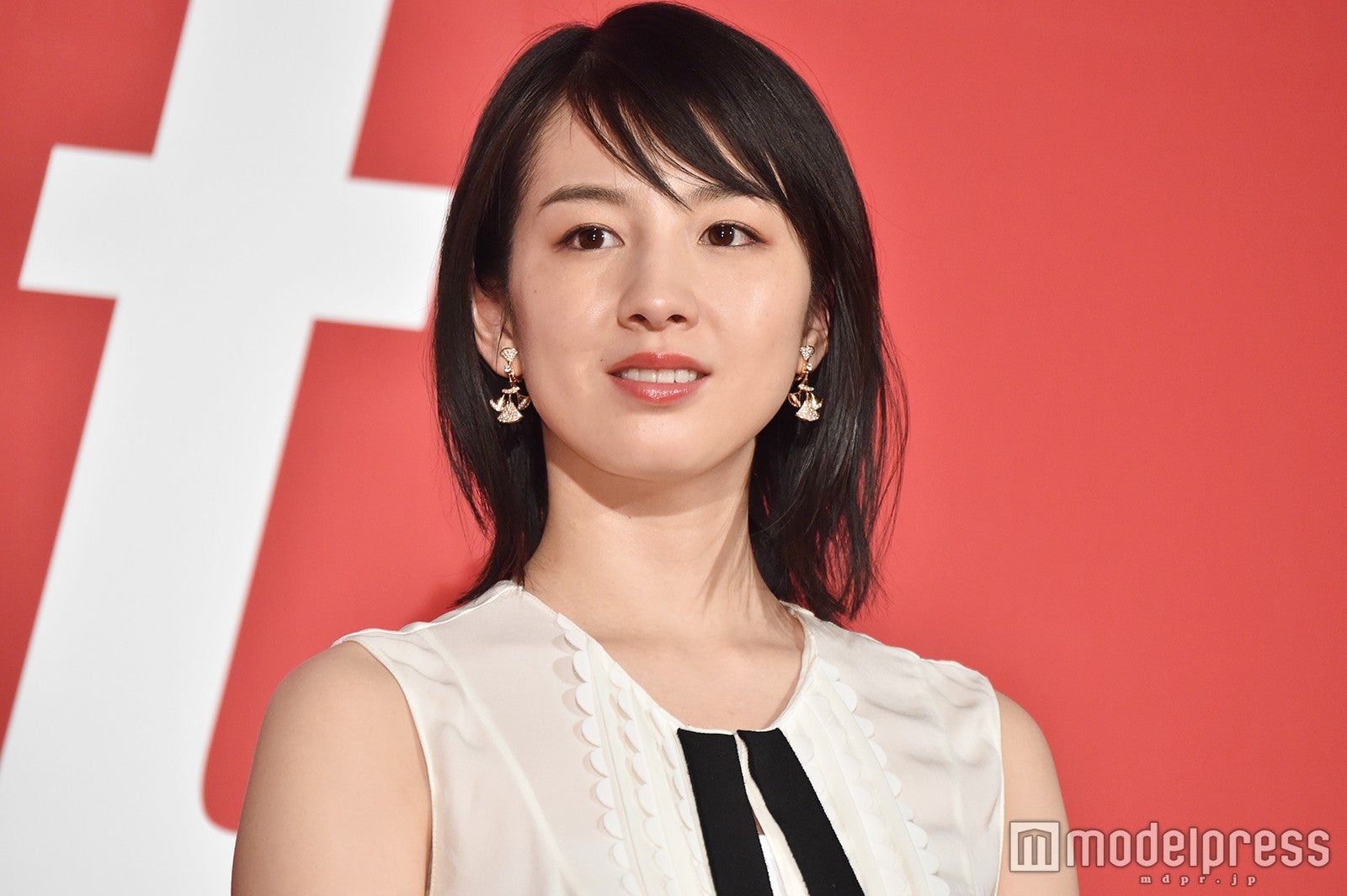 画像5 26 新婚の桜庭ななみ、ウエディングドレス姿披露 地元・鹿児島で家族写真撮影も モデルプレス