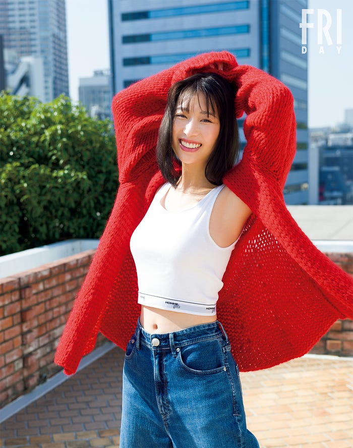 森川葵、へそ出しコーデで美ウエスト披露 ときめく艶肌際立つ モデルプレス