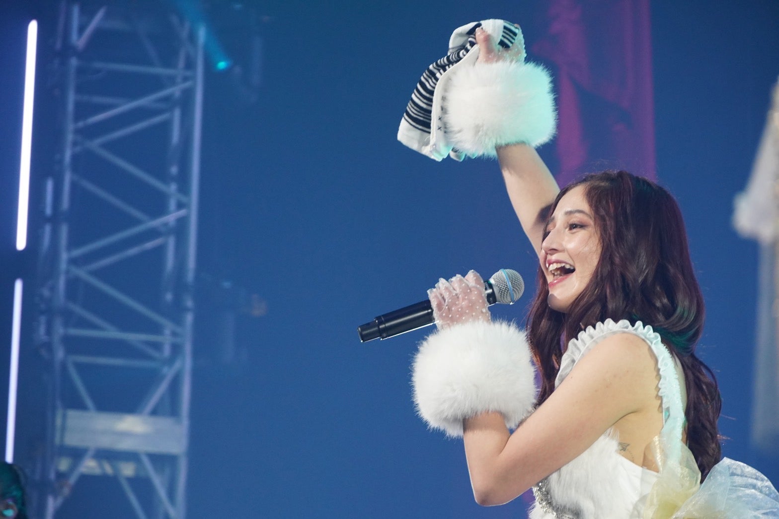 (画像6/25) FAKY、活動休止前ラストライブで感極まる 倖田來未らからサプライズ映像も＜FAKY ONEMANLIVE 2023 －DEPARTURE－＞ - モデルプレス