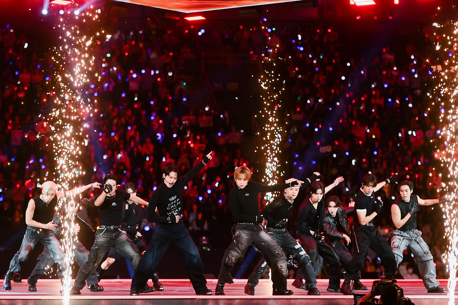 (画像10/23) JO1「ICY」初披露 肉体美際立つ“自信溢れるポーズ”も【SBS INKIGAYO LIVE in TOKYO】 - モデルプレス