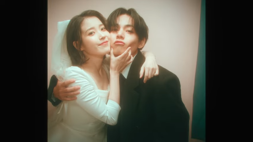 (画像4/42) IU、BTS・Vと恋人役に 花嫁姿で顔密着・手握り合い涙…新曲MVに「映画みたい」「美しすぎて息を呑んだ」感動の声 - モデルプレス