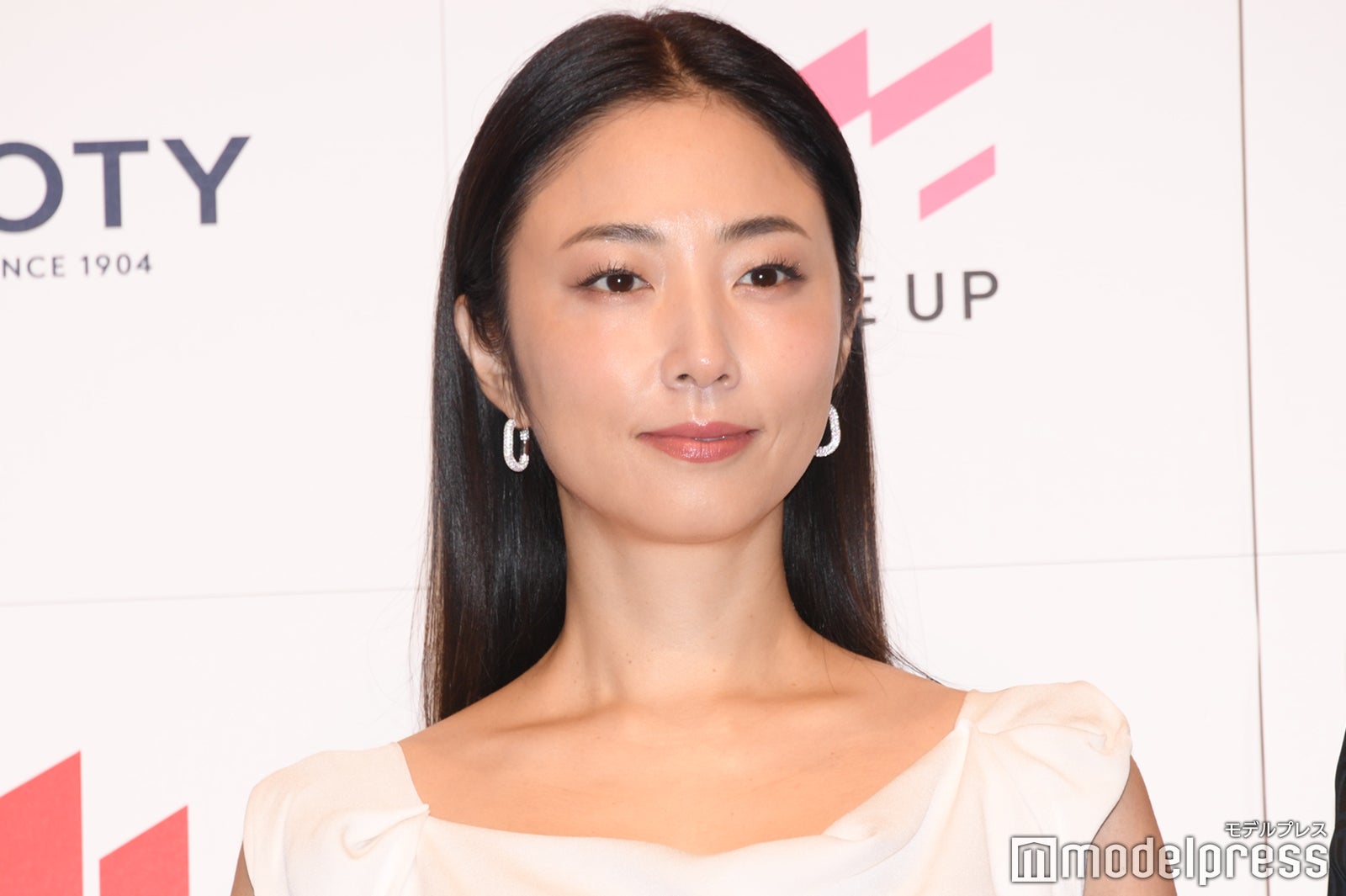 (画像27/53) MEGUMI、ボブヘアで雰囲気ガラリ 和装ショットに反響「別人級」「似合ってる」 - モデルプレス