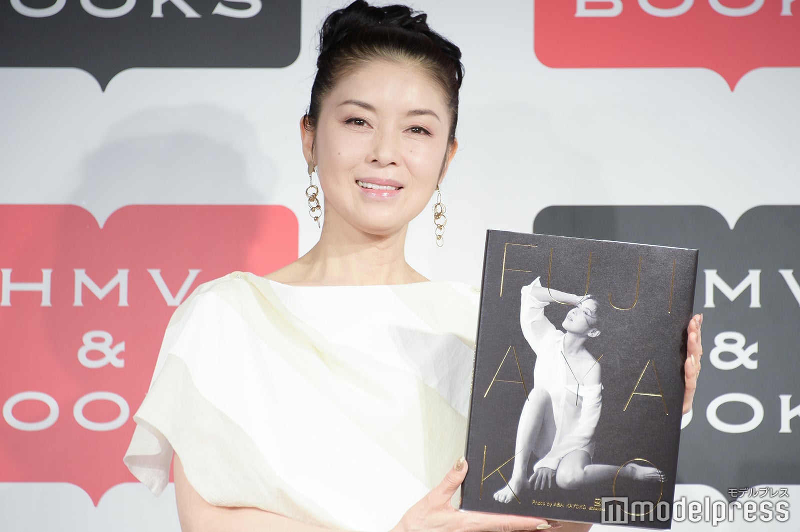 (画像15/25) 藤あや子、60歳で大胆ビキニ・手ブラショット挑戦 “1番効いた”プロポーション維持方法は？＜FUJI AYAKO＞ - モデルプレス