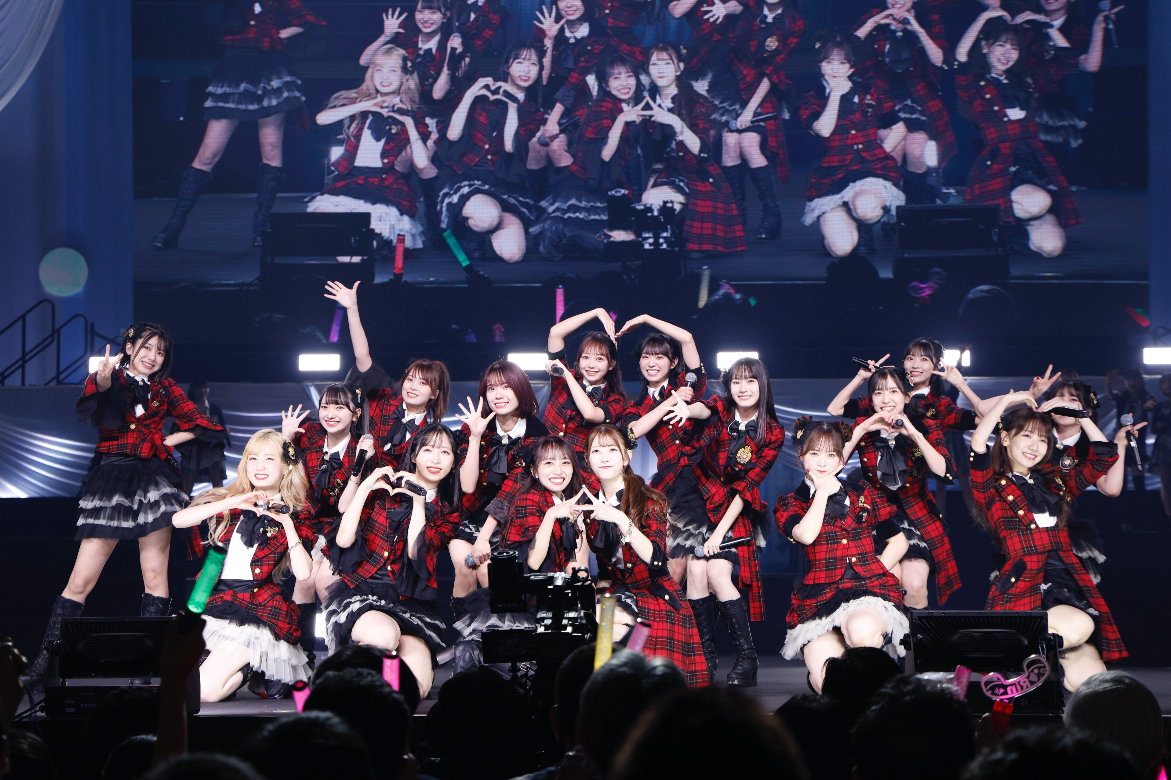 (画像4/19) 卒業発表のAKB48柏木由紀“17年間で初の1位”に感極まる ドレス衣装に「もう卒業みたいじゃない？」 - モデルプレス