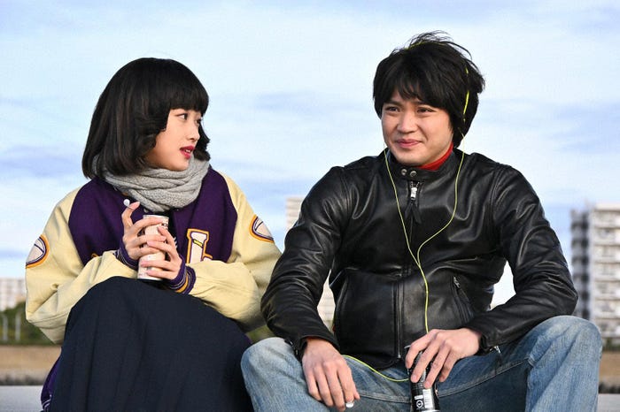 <不適切にもほどがある!第1話>“昭和オヤジ”市郎(阿部サダヲ)が令和で渚(仲里依紗)らと出会う タイムスリップコメディ開幕 モデルプレス