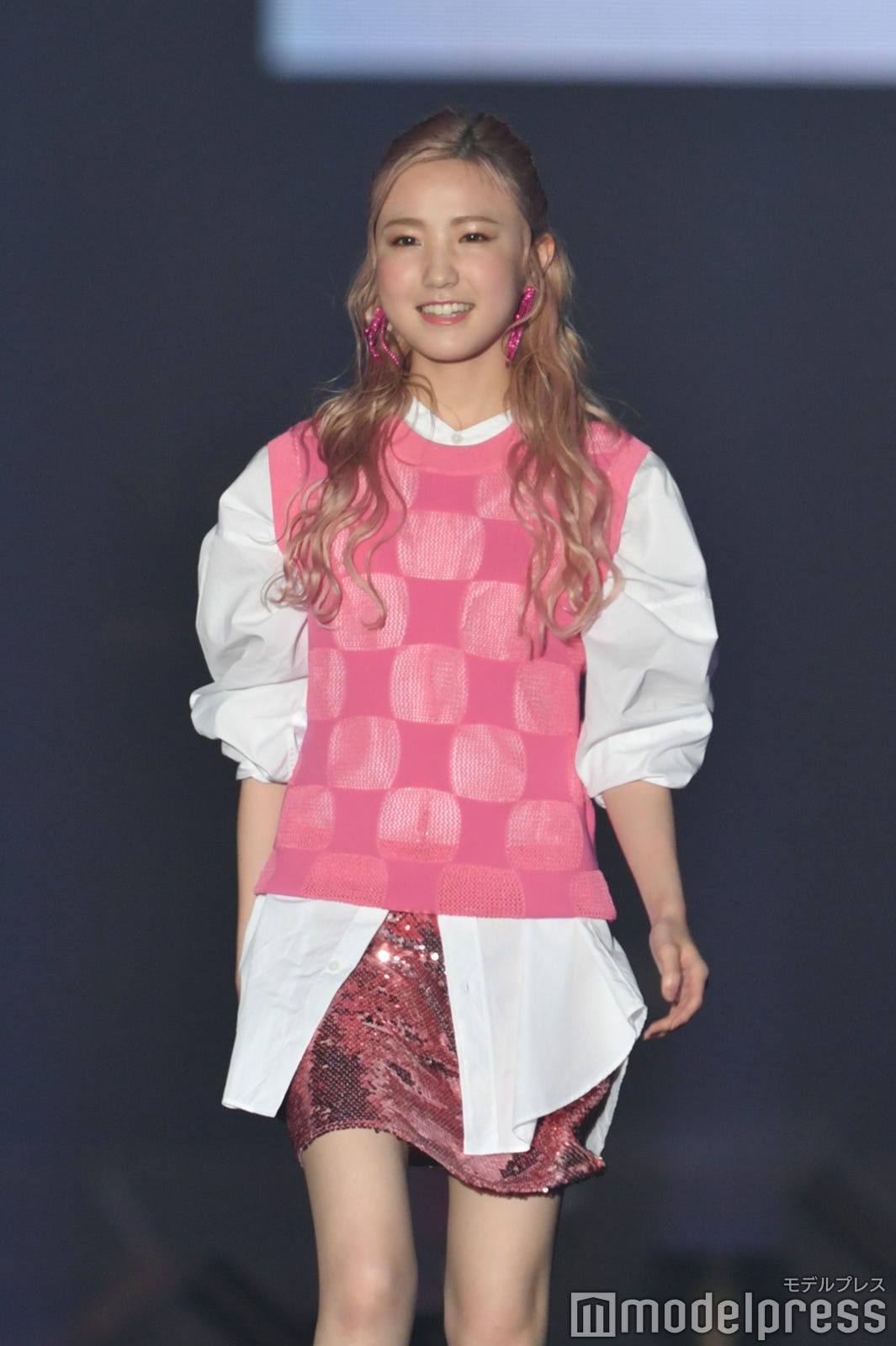 画像9 13 Akb48本田仁美、オールピンクコーデがキュート ほっそり美脚のぞかせる<tgc 北九州 2022> モデルプレス