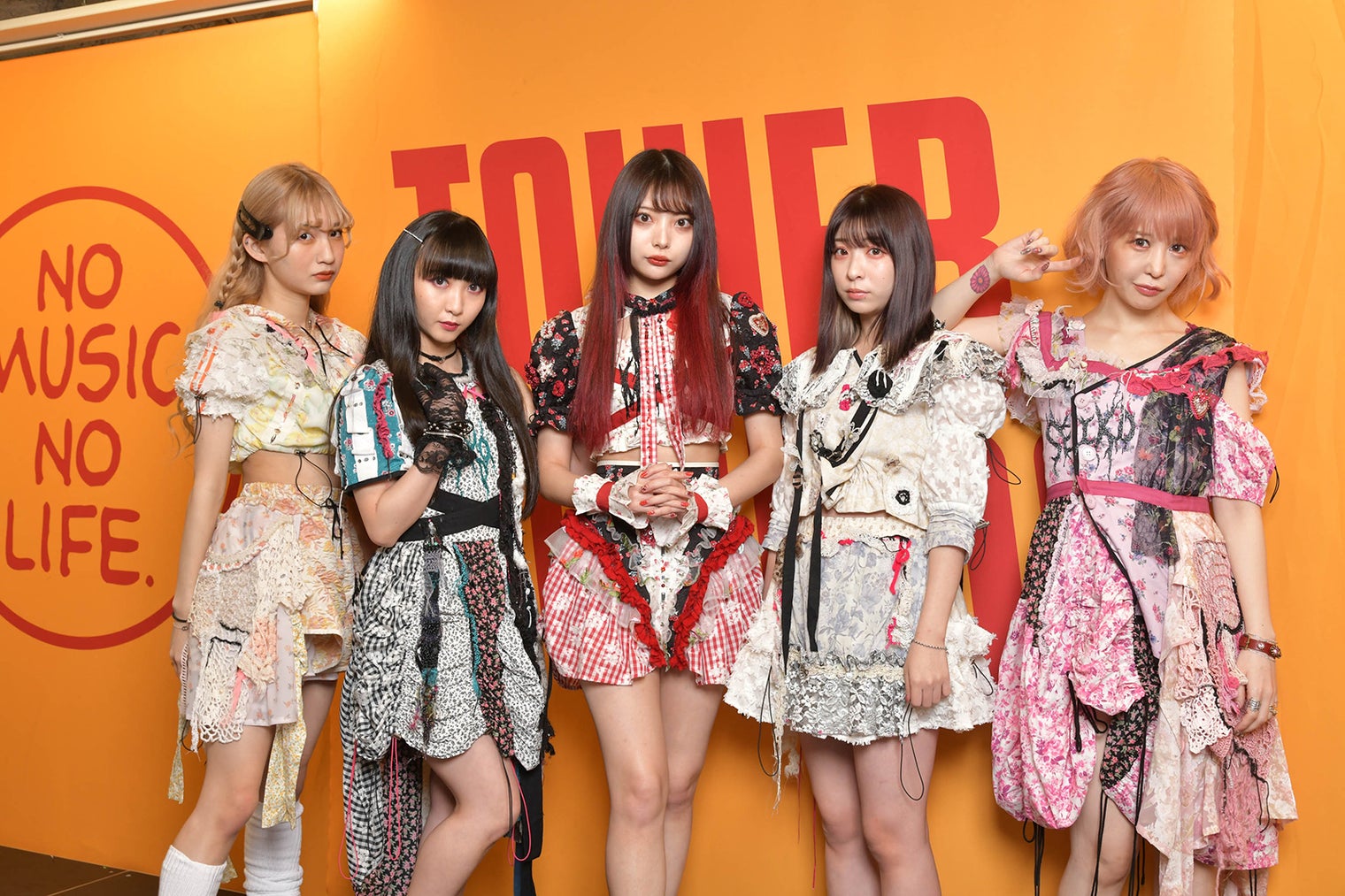 (画像1/39) ZOC巫まろ、ビールが飲める撮影に喜び「入って良かった」 大森靖子、グループの今後も語る - モデルプレス