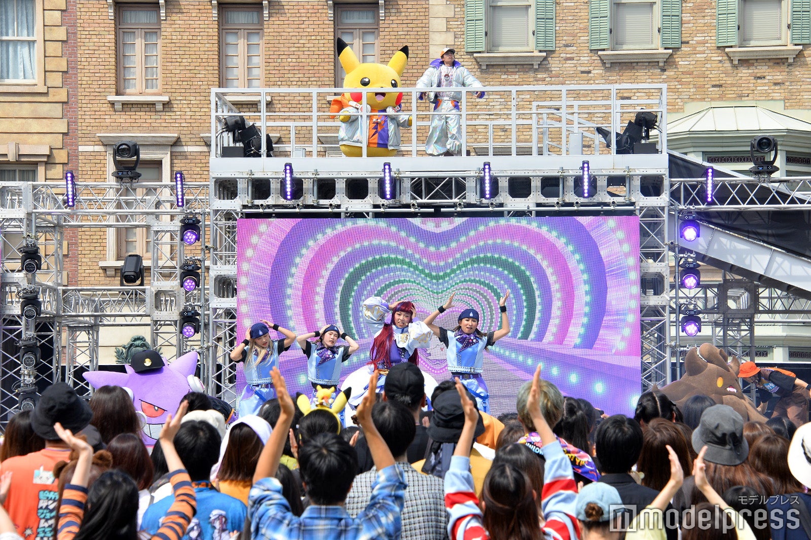 (画像8/10) 【USJハロウィーン2025】DJピカチュウらポケモンのパーティが一新！ゲスト約1,000人が刺激的なダンスバトル満喫 - モデルプレス