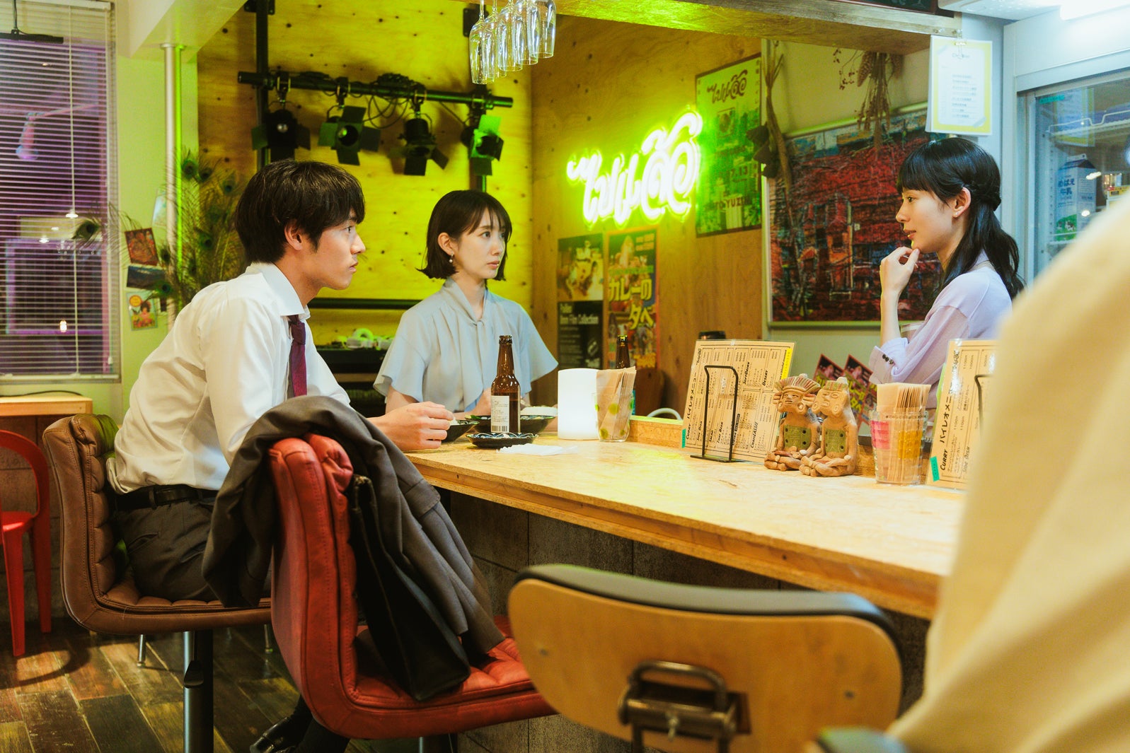 画像22 29 「こっち向いてよ向井くん」裏番組をパロディ?向井くん(赤楚衛二)&美和子(生田絵梨花)が観ていた番組にパンサー登場