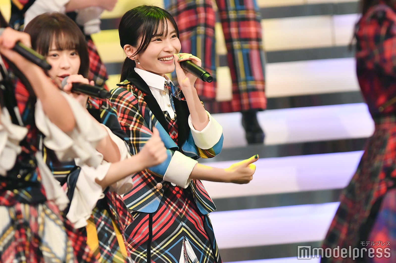 (画像18/52) AKB48、海外メンバーと笑顔で交流 通訳・ポジション指示する場面も＜紅白リハ最終日＞ - モデルプレス