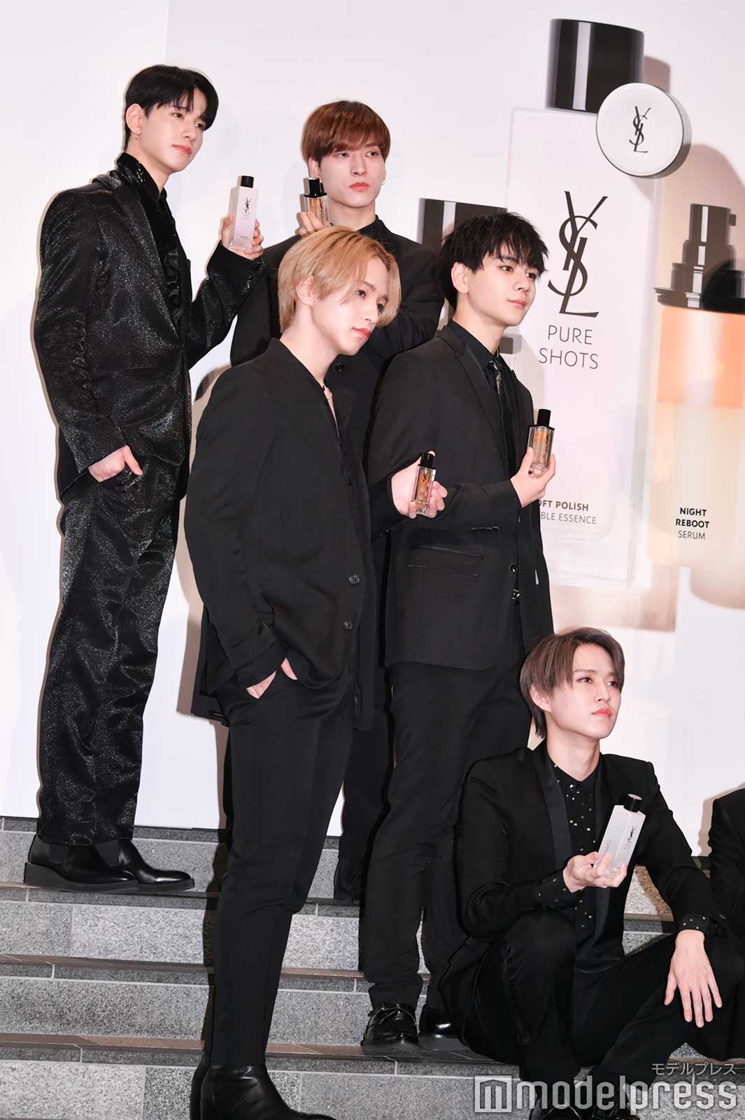 (画像5/91) JO1「YSL」とパートナーシップ締結 黒スーツ姿で登壇 - モデルプレス