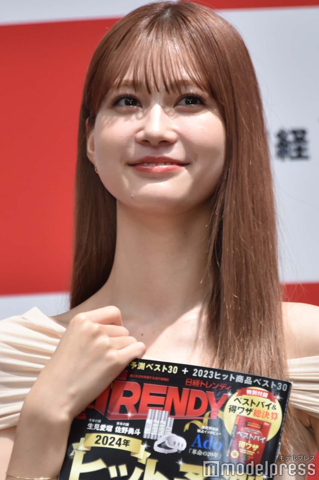 画像10 57 生見愛瑠「【推しの子】」ハマる 美デコルテ際立つヌーディードレスで登場 モデルプレス