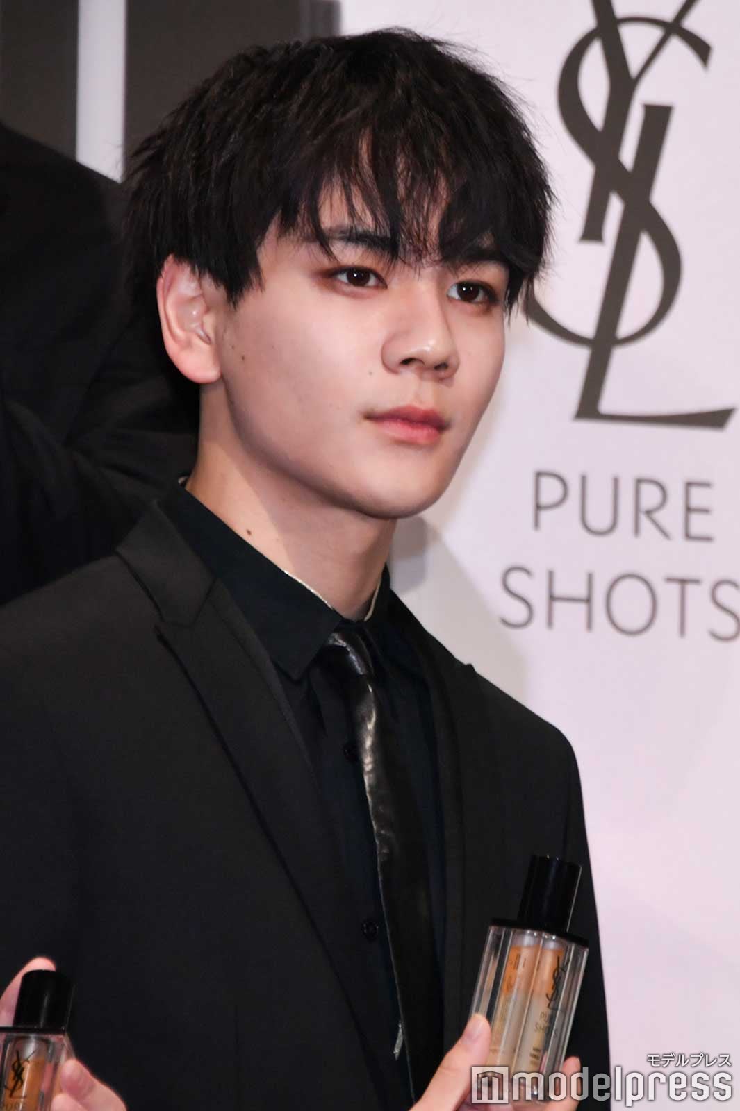 (画像89/91) JO1「YSL」とパートナーシップ締結 黒スーツ姿で登壇 - モデルプレス