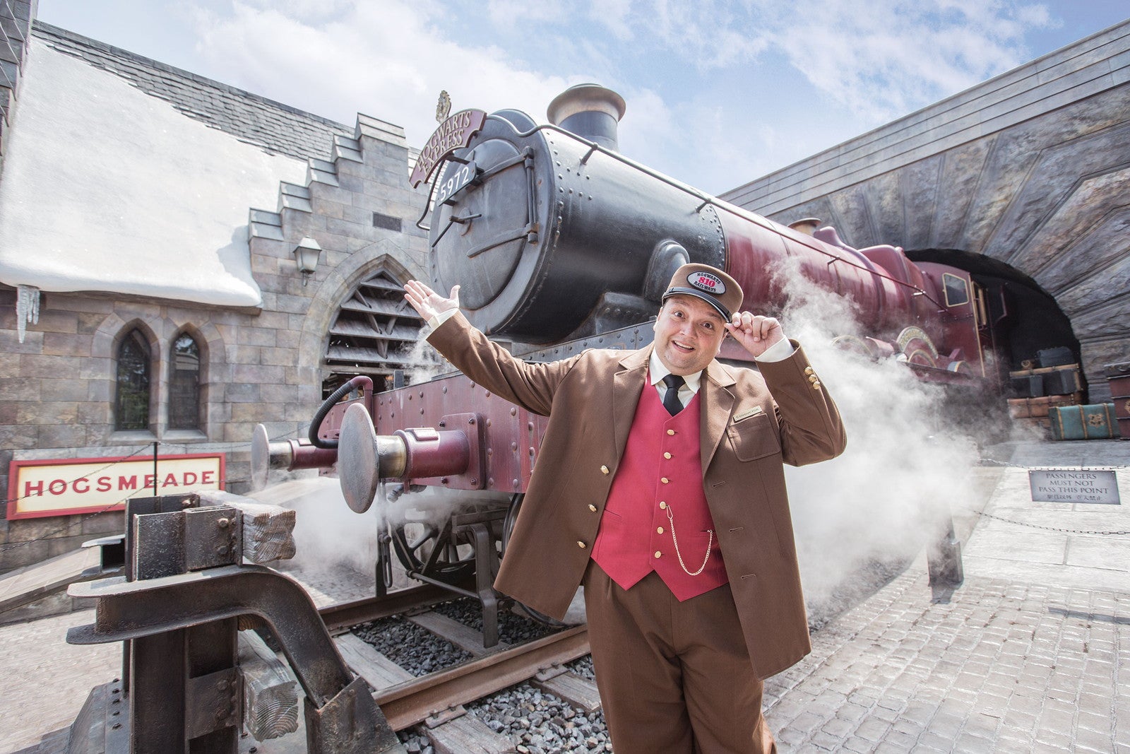 (画像1/6) USJ、ハリポタエリアに「ホグワーツ・キャッスルウォーク」が復活！タイムターナーのスーベニアバケツも新登場 - モデルプレス