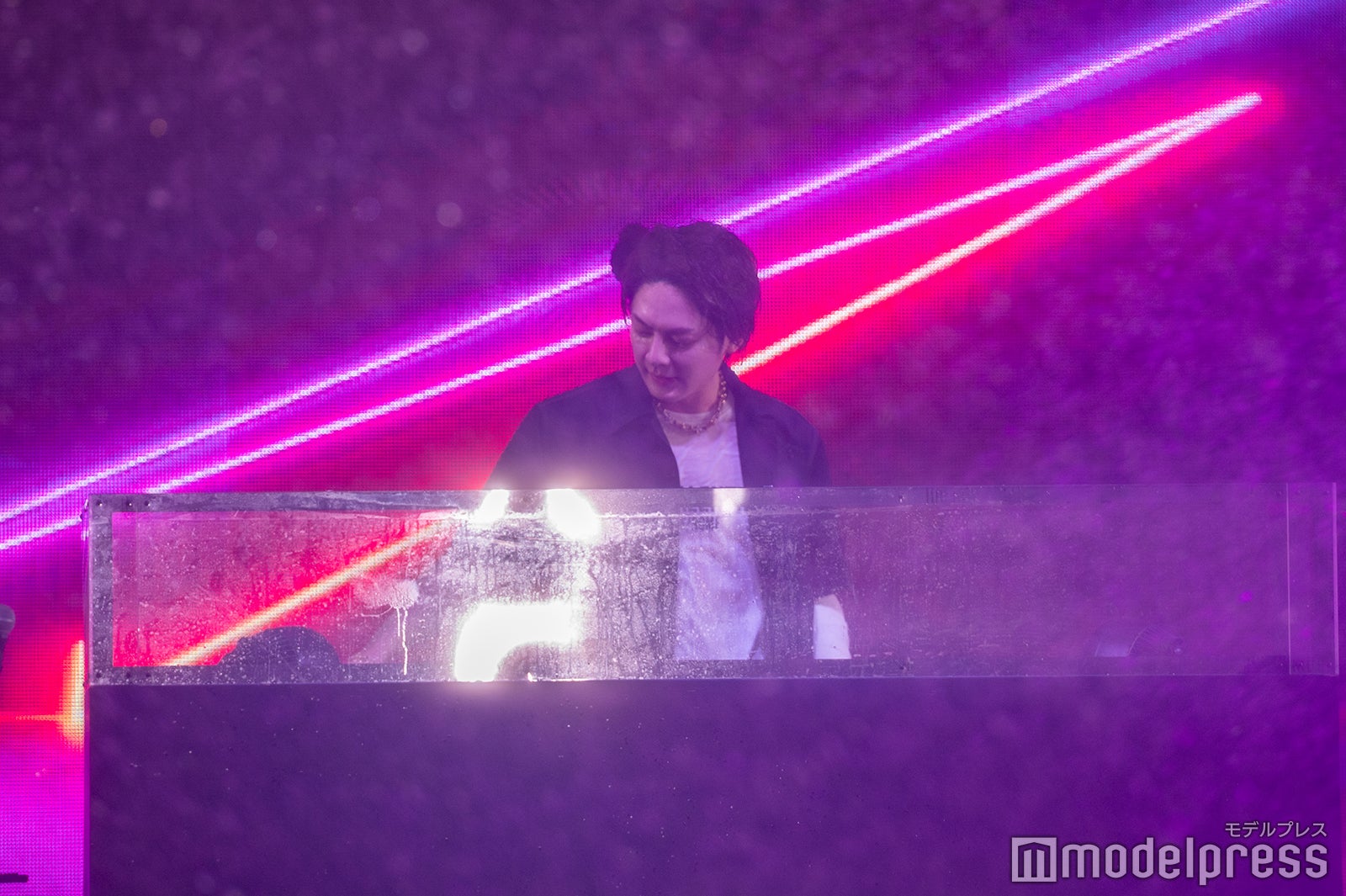 (画像13/78) 再手術の三崎優太氏、ギプス姿で音楽フェス出演「今日ここに来るかどうかめっちゃ迷った」【BOB2025】 - モデルプレス