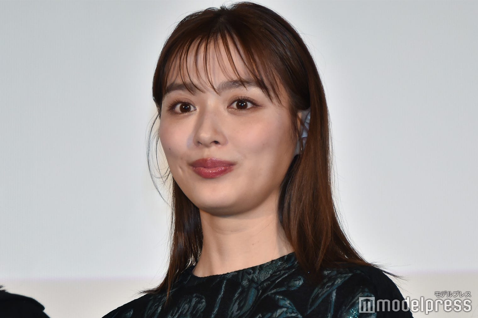 画像7 52 内田理央、美ボディ際立つウエディングドレス姿披露「リアルプリンセス」「見惚れる美しさ」と絶賛の声 モデルプレス