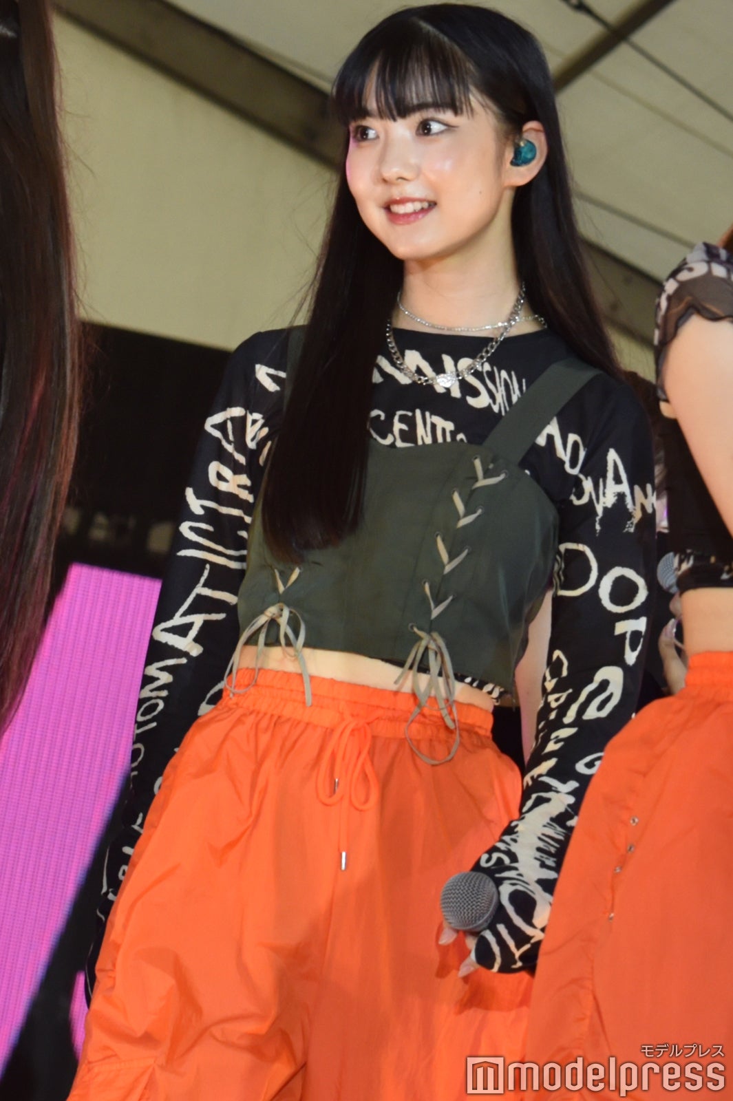 (画像22/130) Girls2、初沖縄ステージで笑顔弾ける ミニ丈トップスから美腹筋チラリ＜OKINAWA COLLECTION 2023＞ - モデルプレス