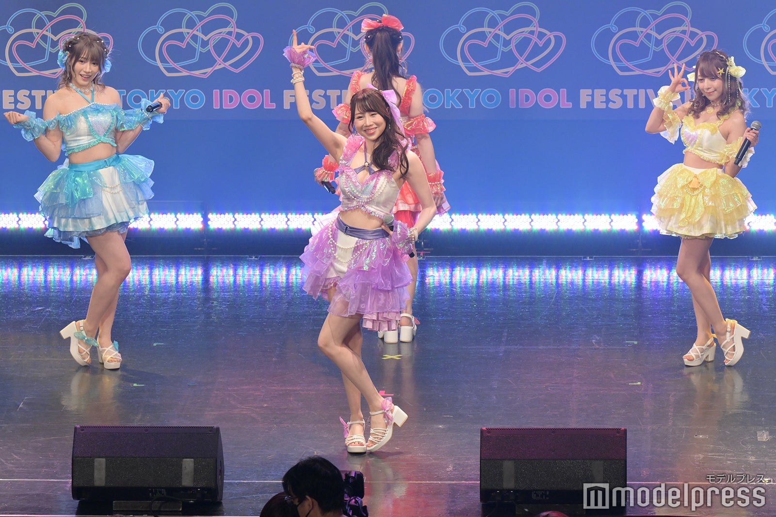 (画像7/29) えなこら所属のPPE41「TIF」で緊張の初ライブに“助っ人”元ベビレ高見奈央登場 バストからステッカー取り出す場面も＜TIF2022＞ - モデルプレス