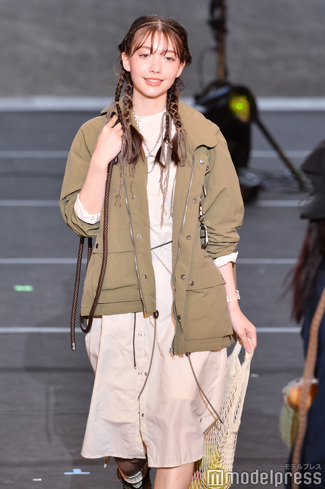 (画像215/277) Girls2小川桜花、投げキス披露 爽やかミニドレスをワンショルで着こなし＜TGC フェス 山梨 2022＞ - モデルプレス