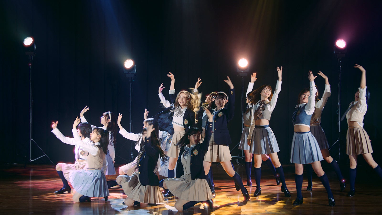 (画像10/32) AKB48、本田仁美センター新シングル「どうしても君が好きだ」MV解禁 「大声ダイヤモンド」「言い訳Maybe」に続く王道ソング - モデルプレス