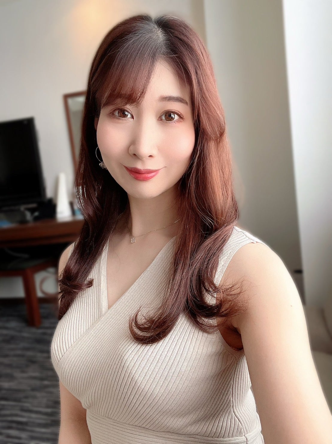 清楚なのに色気もスゴい ファンクラブが人気の“めぐ”って何者？＜インタビュー＞ - モデルプレス