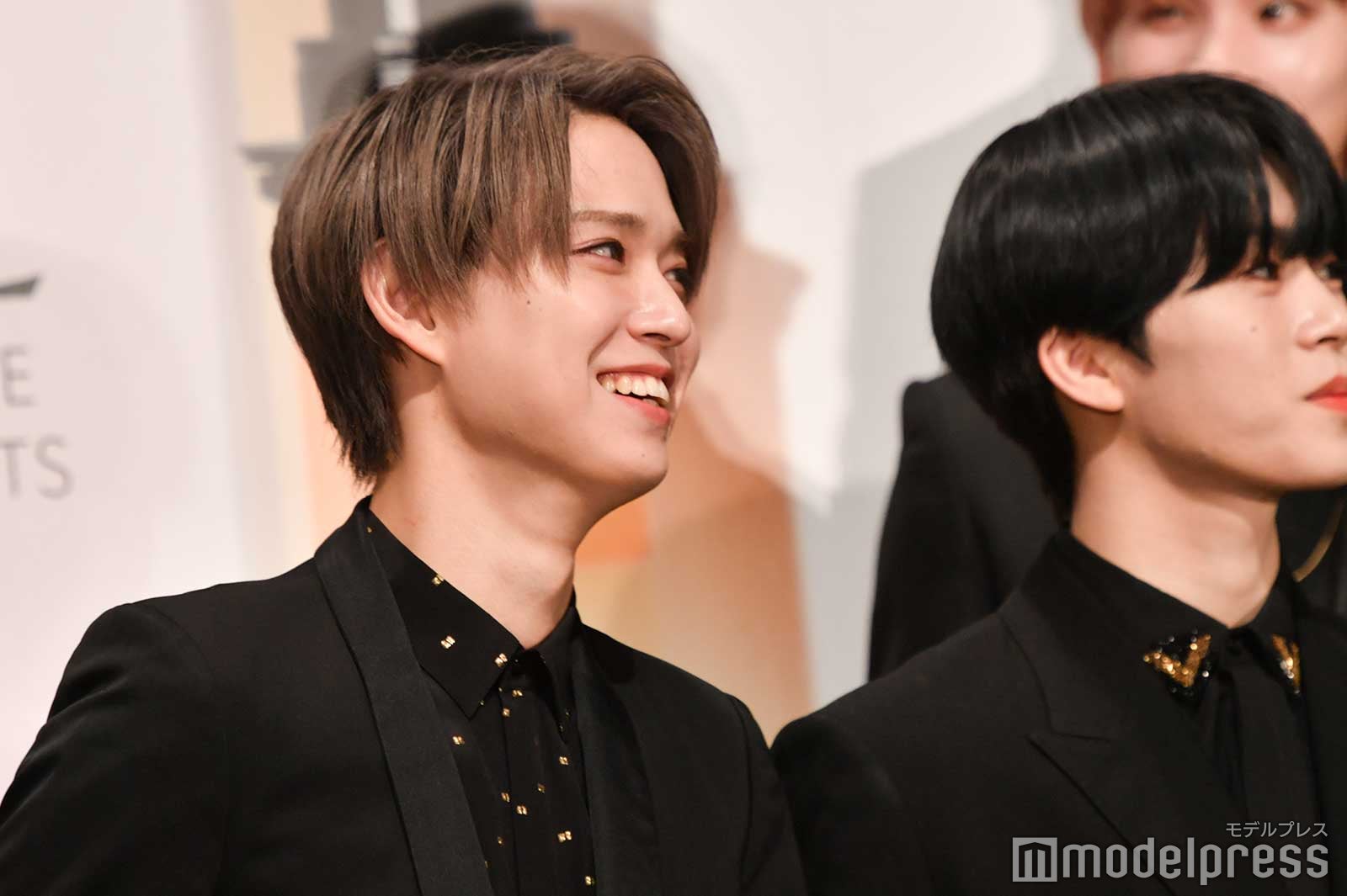 (画像41/91) JO1「YSL」とパートナーシップ締結 黒スーツ姿で登壇 - モデルプレス