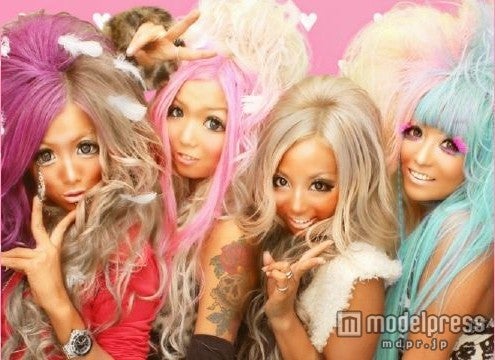 (画像4/11) “強め黒肌ギャル集団”の海外展開に密着！外国人ギャル増殖の裏側とは - モデルプレス