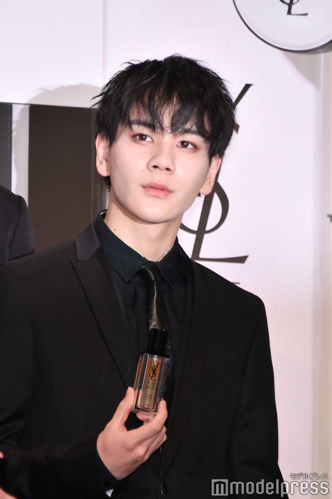 (画像87/91) JO1「YSL」とパートナーシップ締結 黒スーツ姿で登壇 - モデルプレス