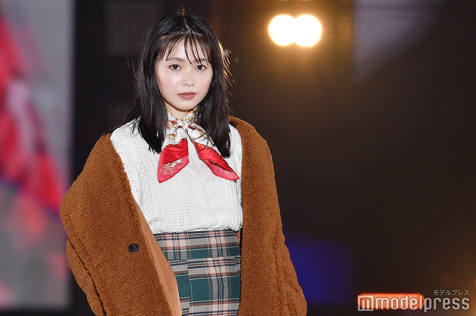画像5 8 “ティーンのカリスマ”久間田琳加、秋メイクで雰囲気ガラリ 美脚のぞくレトロコーデ<girlsaward 2018 A/w