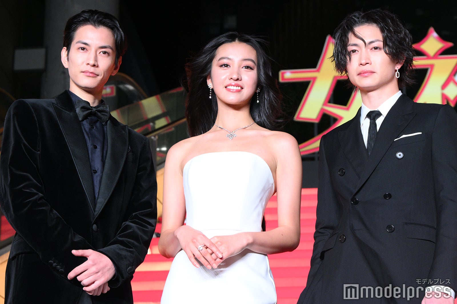 (画像23/41) Koki,、ベアトップドレスで大胆肌見せ 菅井友香との撮影裏話「干し芋コミュニケーションを」【女神降臨】 - モデルプレス