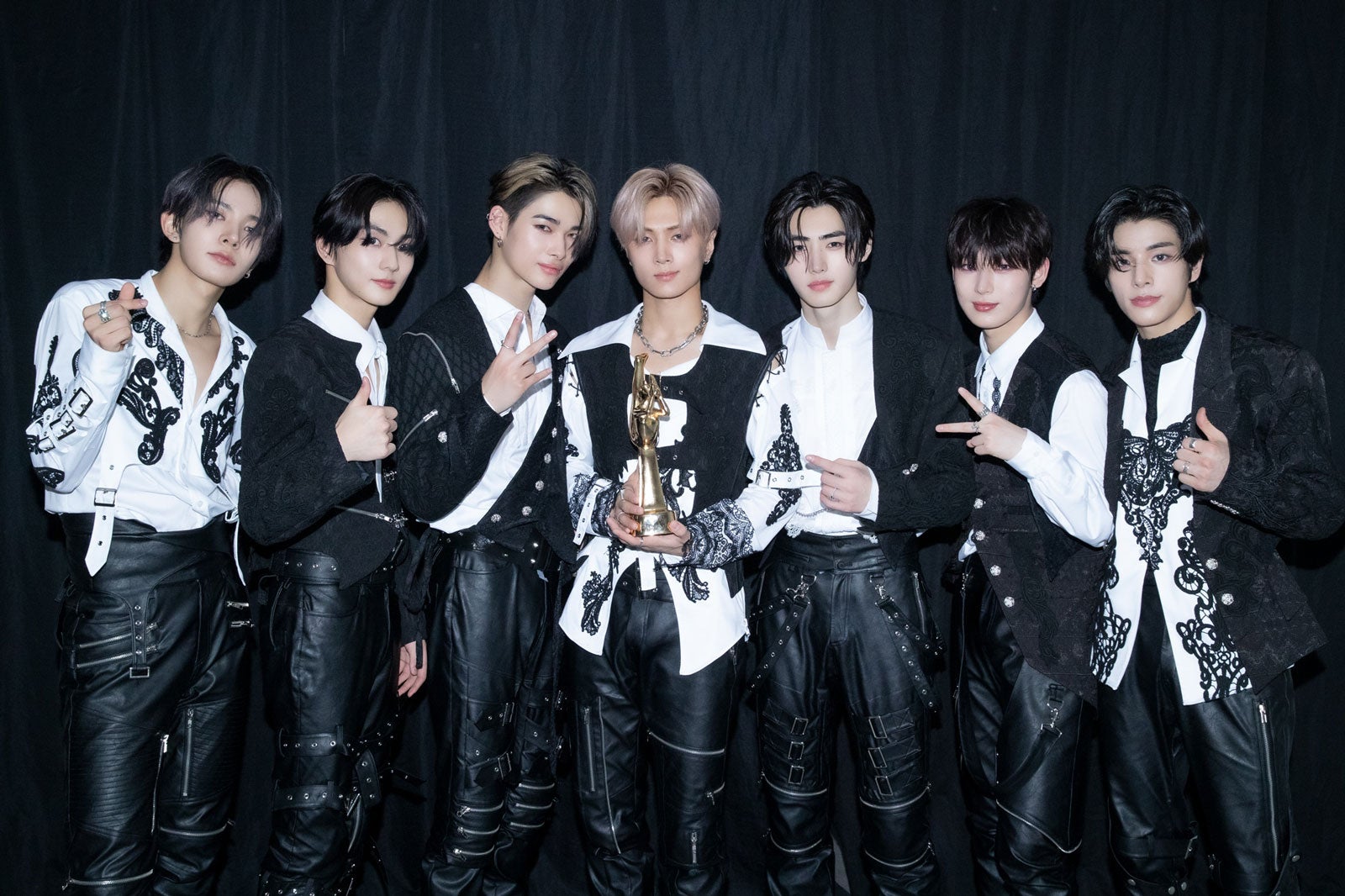 ENHYPEN「ゴールデンディスクアワード」4年連続受賞「大きな愛をくださったENGENEに感謝」 - モデルプレス