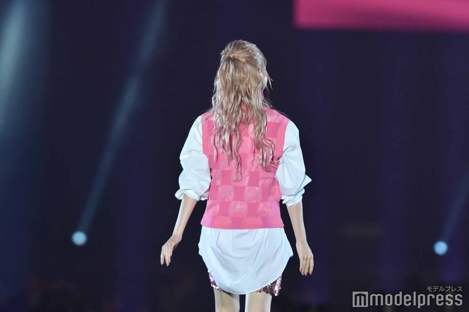 (画像7/13) AKB48本田仁美、オールピンクコーデがキュート ほっそり美脚のぞかせる＜TGC 北九州 2022＞ - モデルプレス