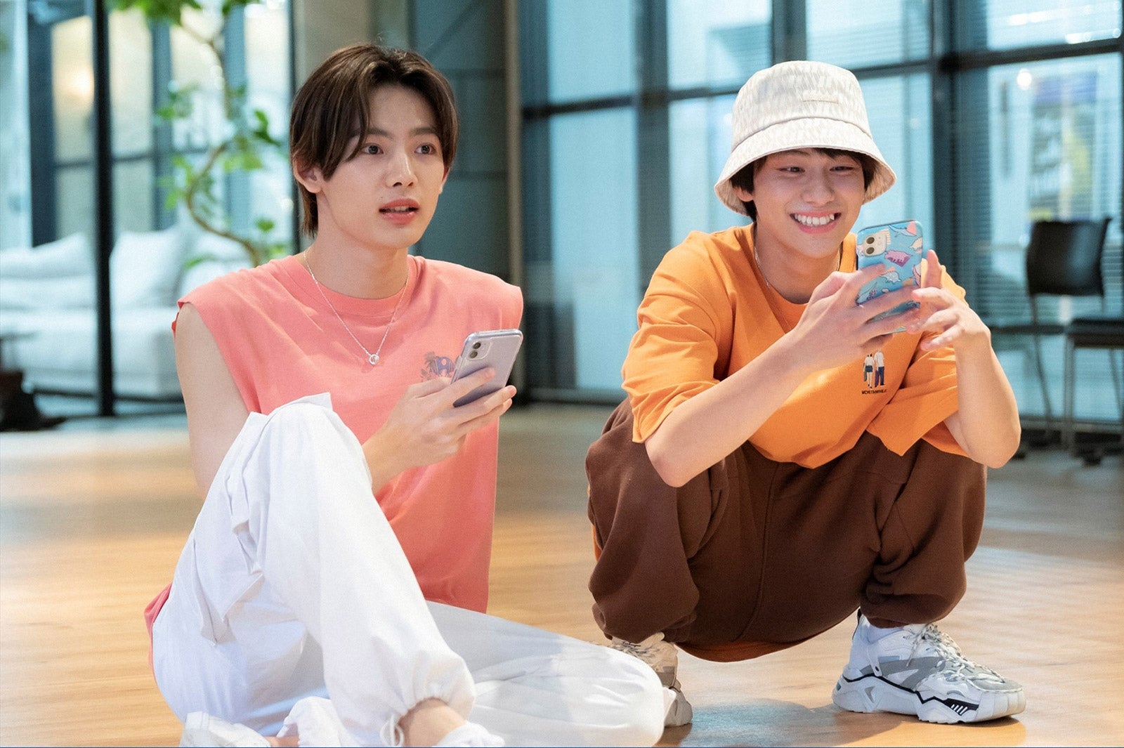 (画像28/44) 「君の花になる」弾（高橋文哉）ら8LOOMに初回から試練 あす花（本田翼）との“急接近”ラストシーンにも「キュンキュン」の声 - モデルプレス