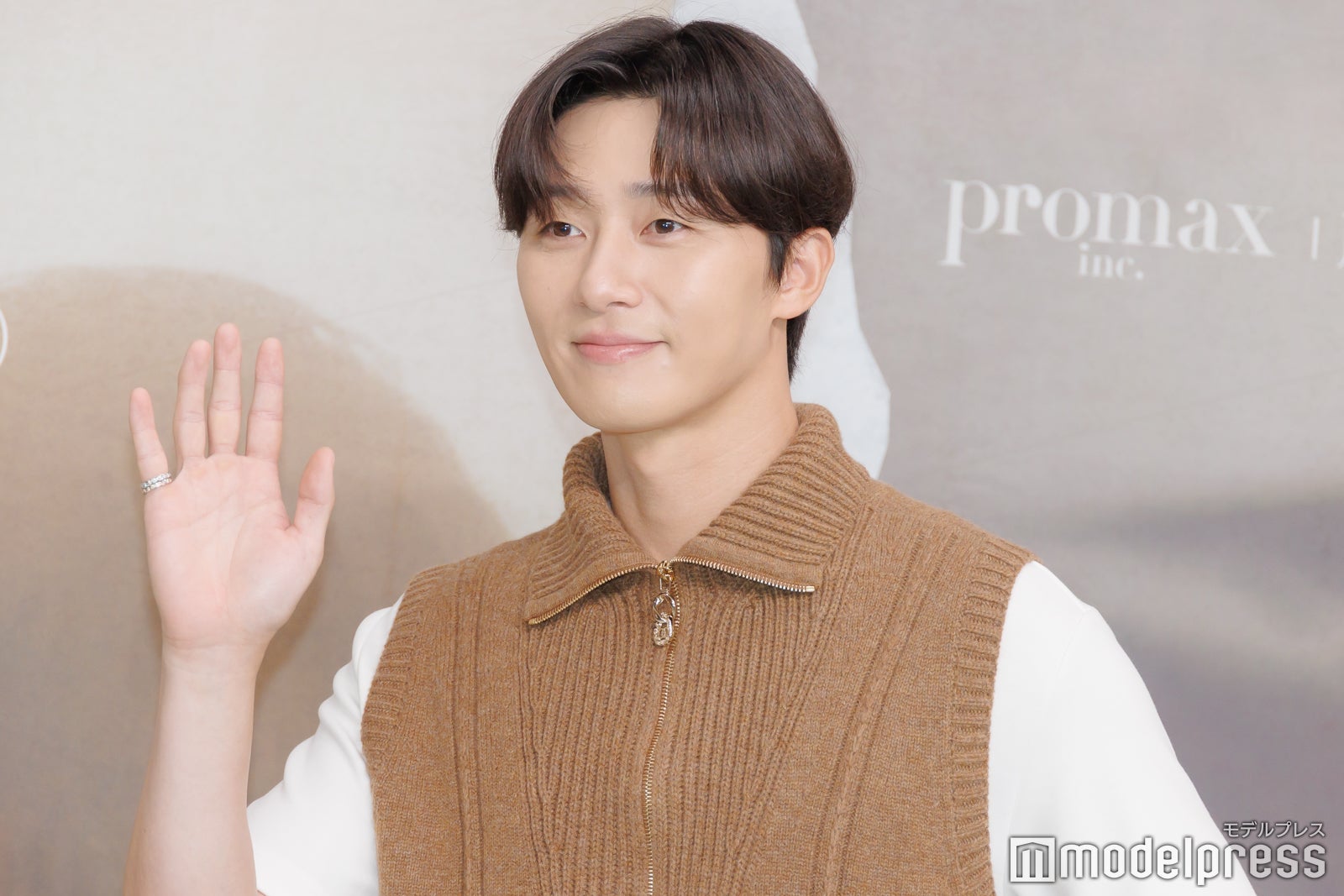 (画像7/27) パク・ソジュン、宮崎満喫ショットに「信じられない光景」「同じ空気吸いたかった」と注目集まる - モデルプレス