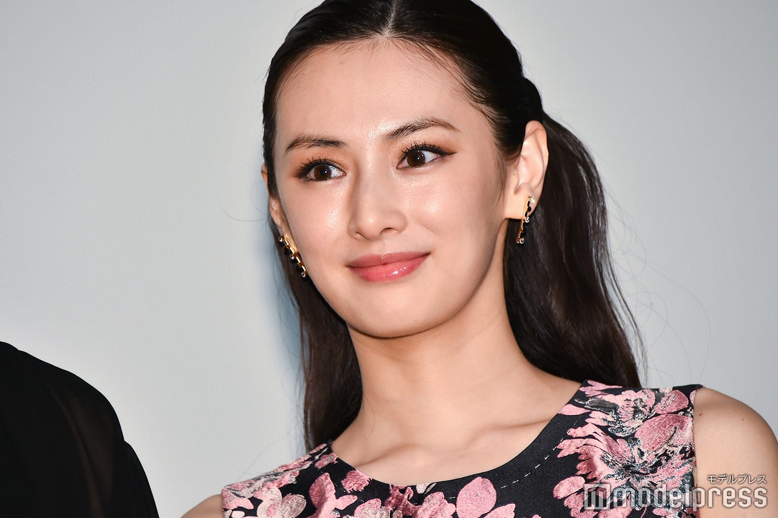 画像8 12 綾野剛、怪我だらけ壮絶アクションに拍手喝采 北川景子「普通は生きてない」<パンク侍、斬られて候> モデルプレス